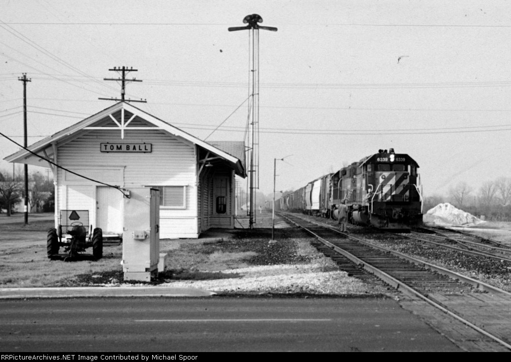 BN mixed train at Tomball depot in 1973